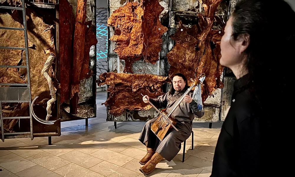 THE GOLDMINE IN THE ARTIST’S YARD – Jargal Defacto